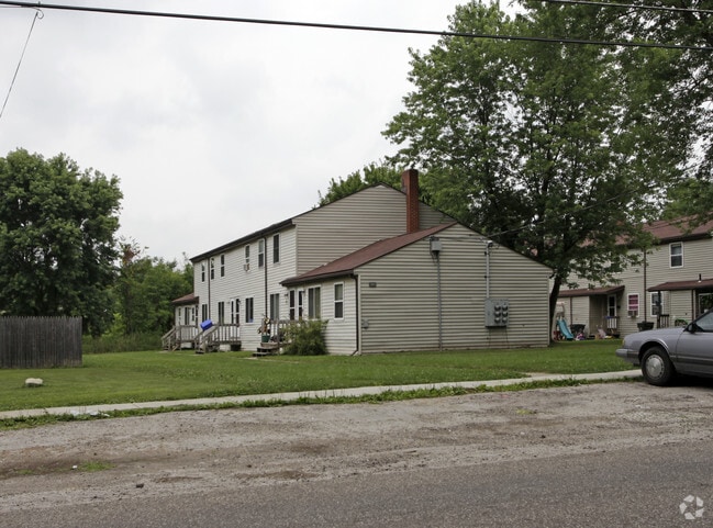 9150 Maple Grove Rd, Windham, OH 44288 Apartments - Windham, OH ...