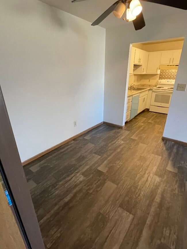 Harbor Ridge Apartments - 1084 Westport Dr Port Washington, WI ...