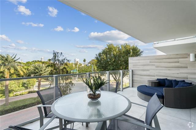 New Sunset Lake Apartments for Rent with High Ceilings - Miami Beach, FL - Updated Today ...