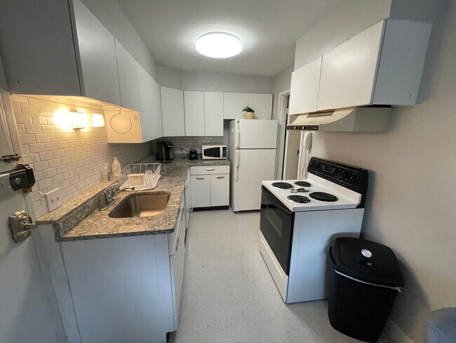 160 Waterman St, Providence, RI 02906 - Condo for Rent in Providence ...