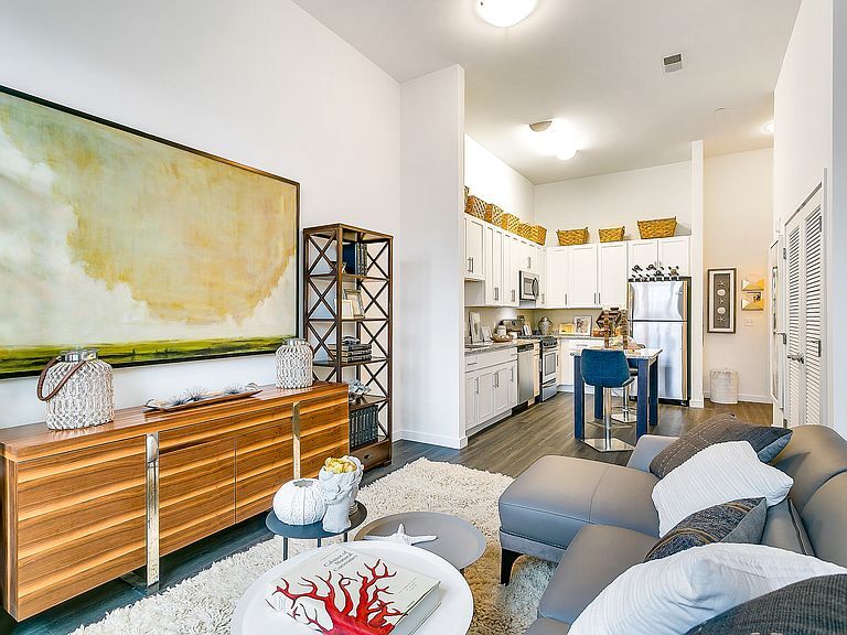1435 E Florence Ave, Los Angeles, CA 90001 - Townhome Rentals in Los ...