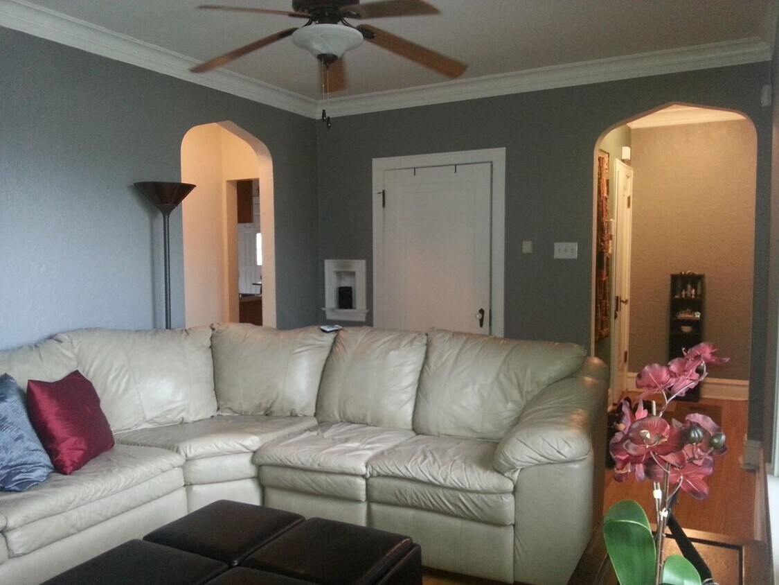 4357 W George St Unit 1, Chicago, IL 60641 - Condo for Rent in Chicago ...