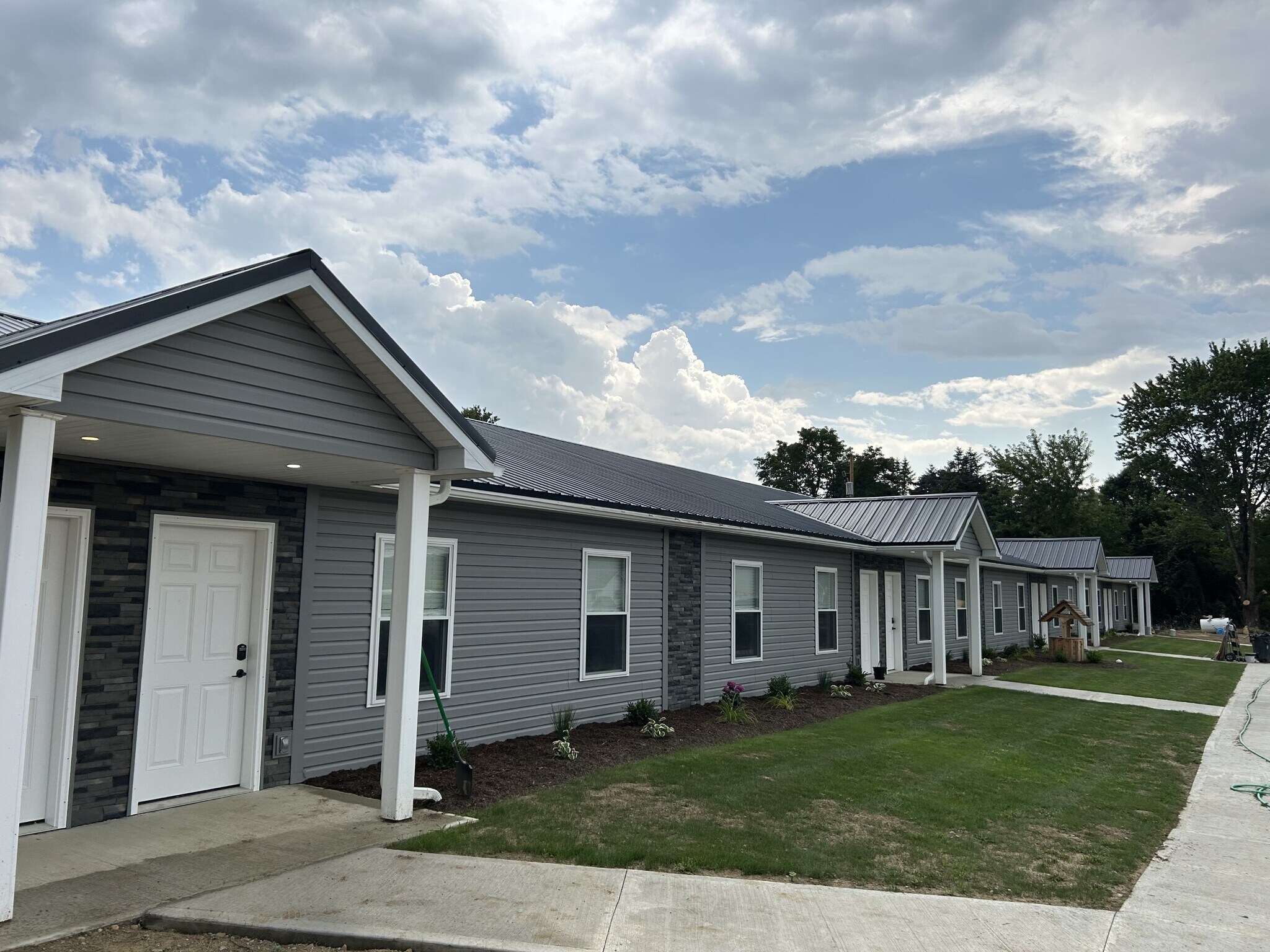 423 W 3rd St, Waterford, PA 16441 - Townhome Rentals in Waterford PA ...