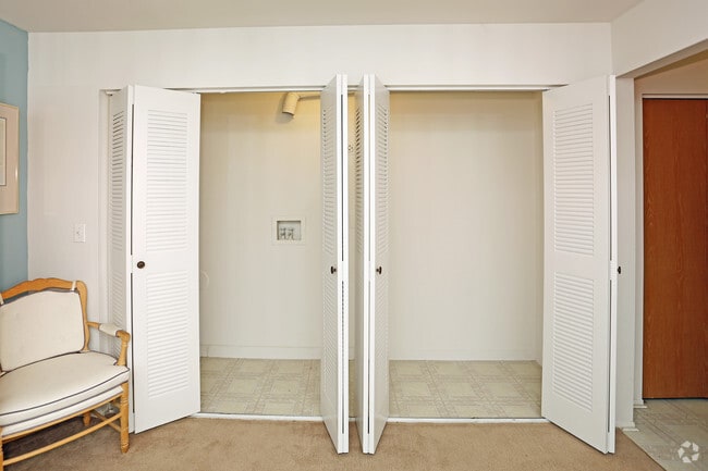 Garfield Commons Apartments - Clinton Township, MI | Apartments.com