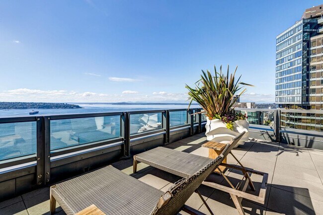 Pike Place Market Apartments for Rent with a Living Room - Seattle, WA ...