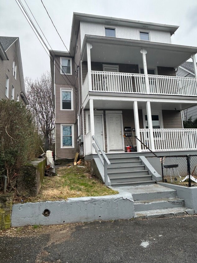 120 Locust St Unit Apt. 3, Waterbury, CT 06704 - 120 Locust St ...