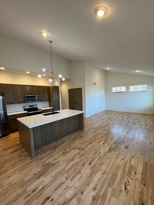 108-110 Amberwood Ct Unit 108 Amberwood Ct., Raymore, MO 64083 - Room ...