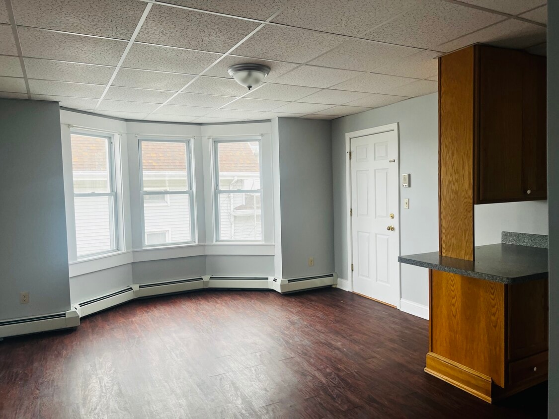 876 Middle St Unit Second Floor 2, Fall River, MA 02721 - 876 Middle St ...