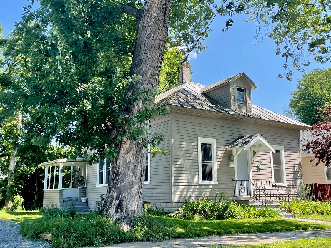 2109 Strongs Ave, Stevens Point, WI 54481 - House Rental in Stevens ...