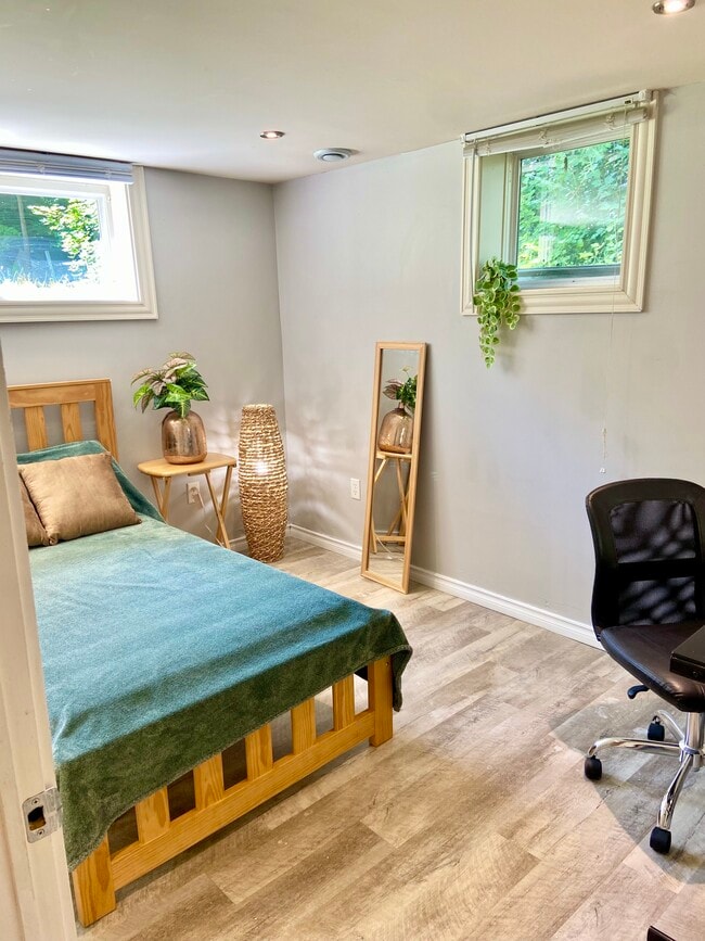 204 Connaught St Unit Downstairs, Fredericton, NB E3B 2A9 Apartments ...