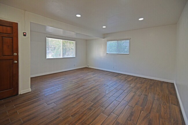 24307 Calvert St, Woodland Hills, CA 91367 - House Rental in Woodland ...