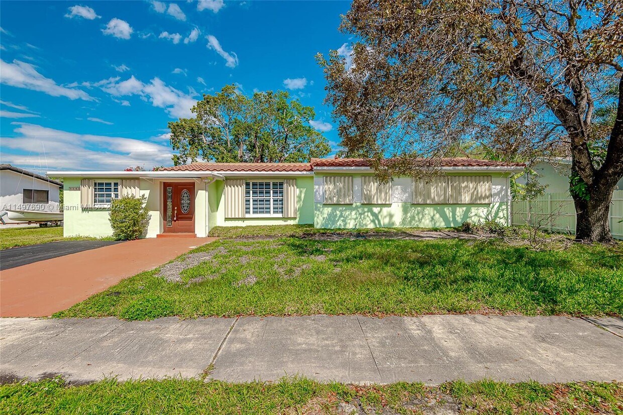 2545 NE 207th St, Miami, FL 33180 - House Rental in Miami, FL ...