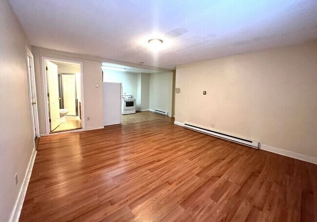 43 Oak St Unit 43, Springfield, MA 01151 - Condo for Rent in ...