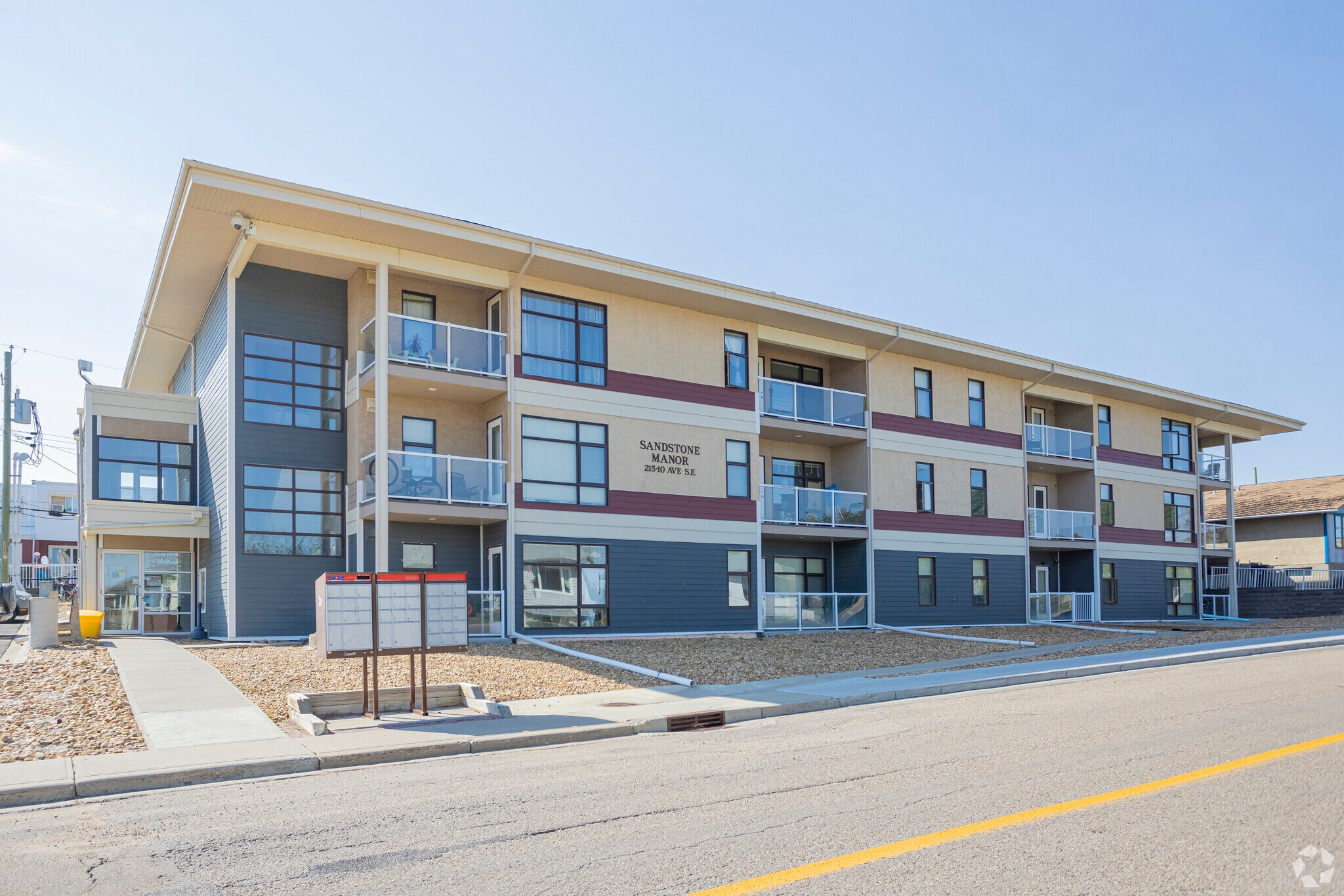 Sandstone Manor Apartments - 215 10 Av Se Drumheller, AB | Apartments.com