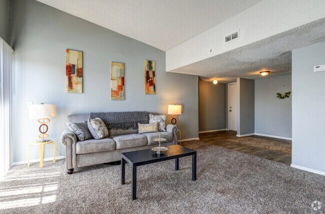 Homedale Apartments for Rent with a Walk-In Closet - Oklahoma City, OK ...