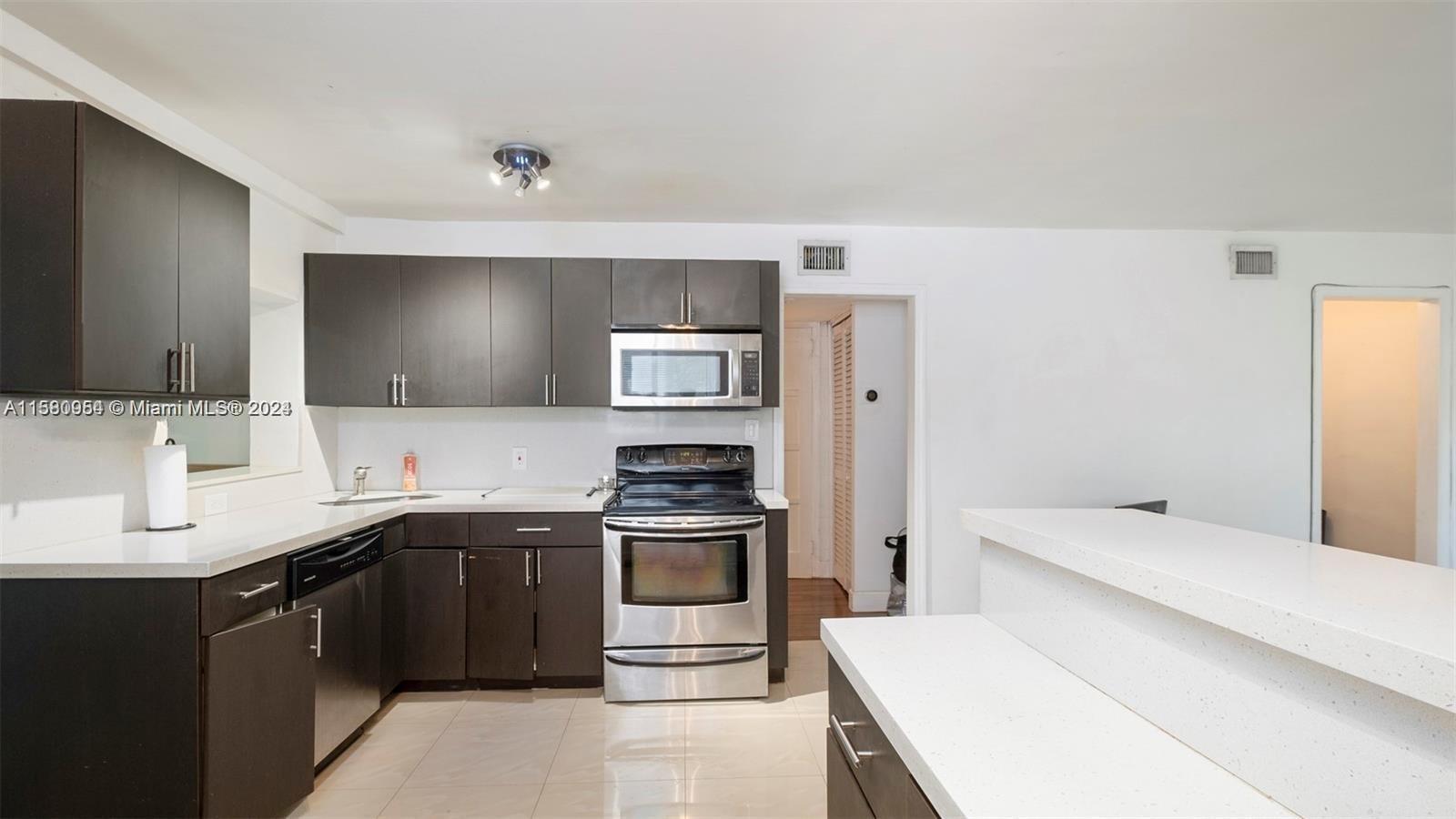 3141 Carter St Unit 3141, Miami, FL 33133 - Room for Rent in Miami, FL ...