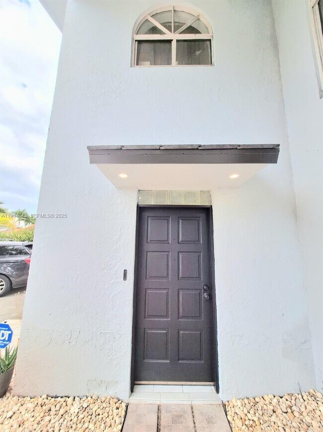 Apartments for Rent under $2,500 in California Hills, Miami ...