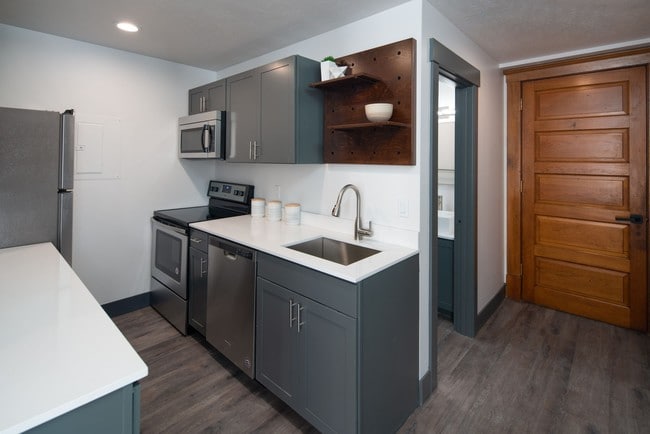 Chief Garry Park Studio Student Apartments for Rent - Spokane, WA ...