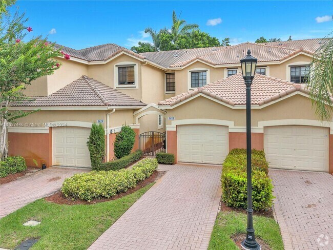 Oak Ridge Gated Apartments for Rent - Weston, FL - Updated Today ...