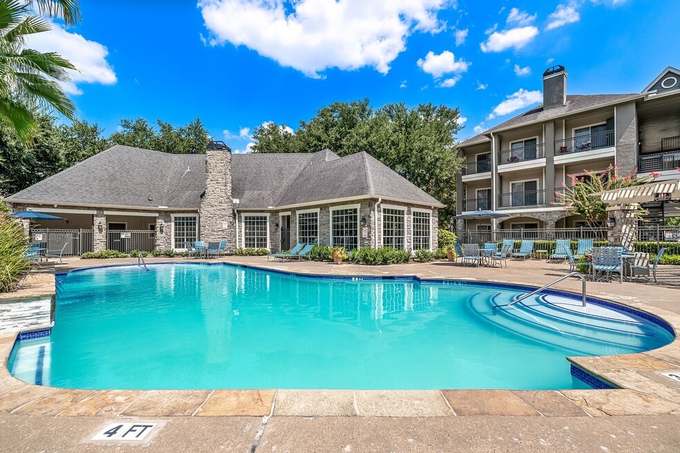 Apartments For Rent Near Houston Christian University - Houston, TX
