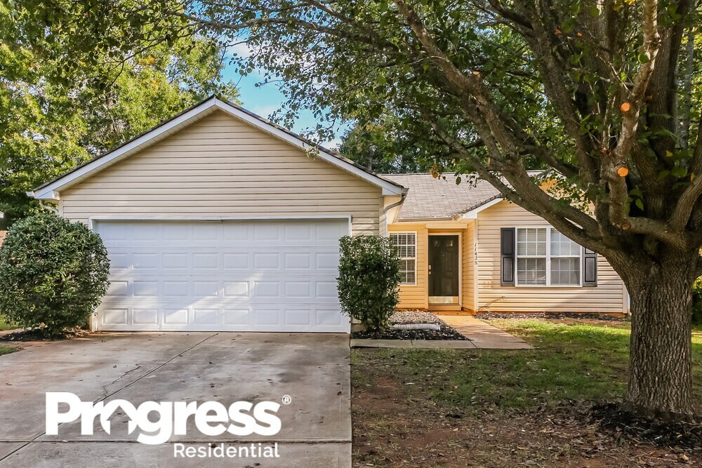 11428 Silverfield Ln, Charlotte, NC 28215 | Apartments.com