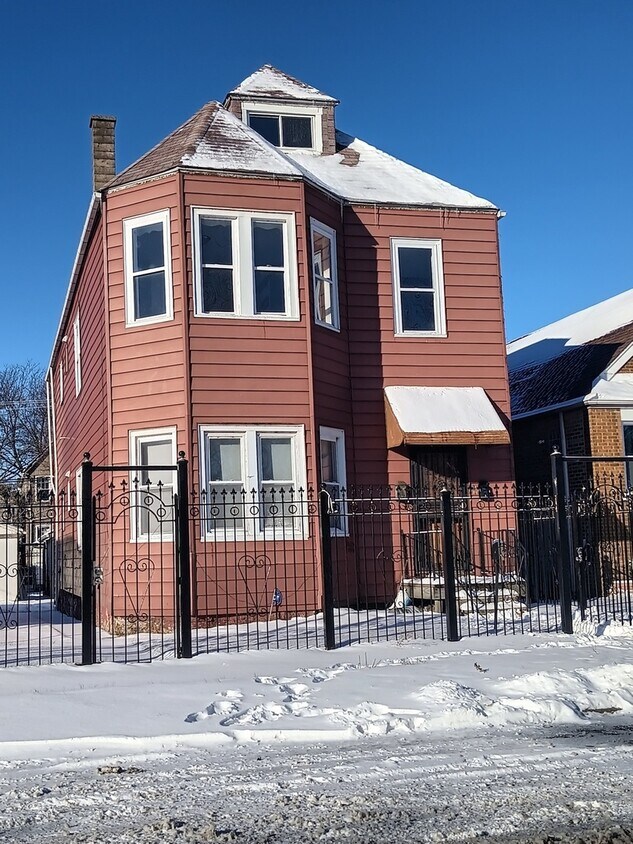 8046 S Brandon Ave, Chicago, IL 60617 - House Rental in Chicago, IL ...