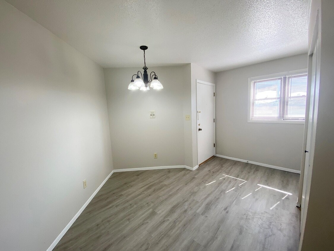 Willow Way - 2630 W Willowlake Dr Peoria, IL 61614 | Apartments.com