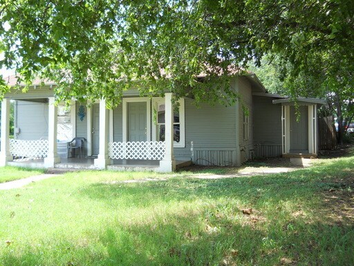 208 Graham St Unit 208B-G, Cleburne, TX 76033 - Room for Rent in ...