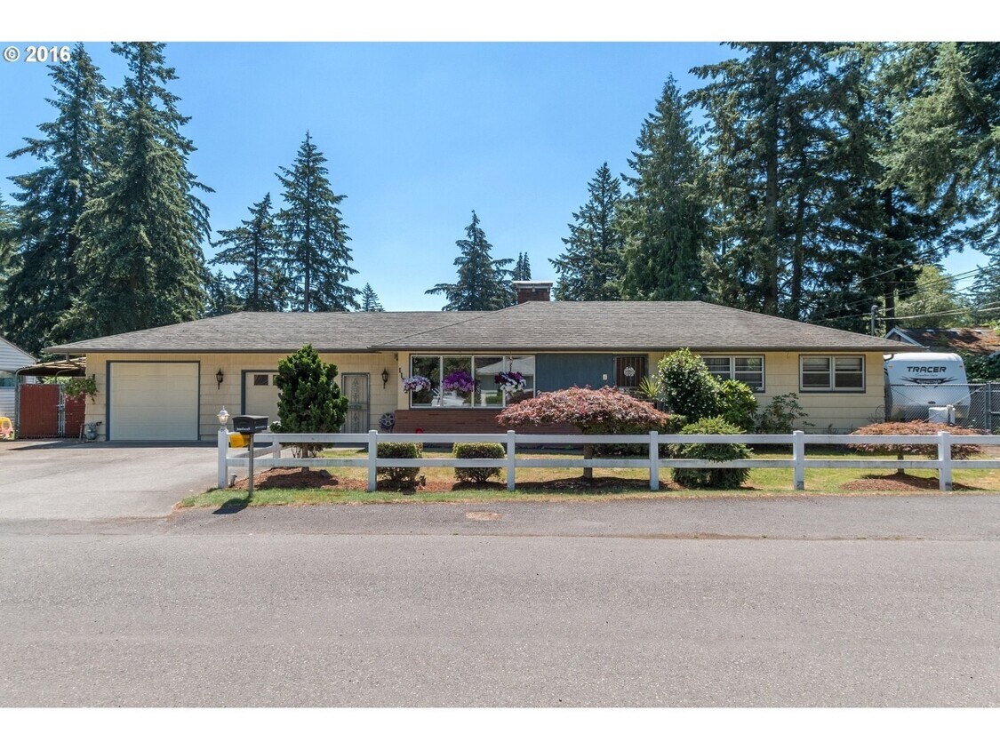 11712 SE Rhone St, Portland, OR 97266 - House Rental in Portland, OR ...