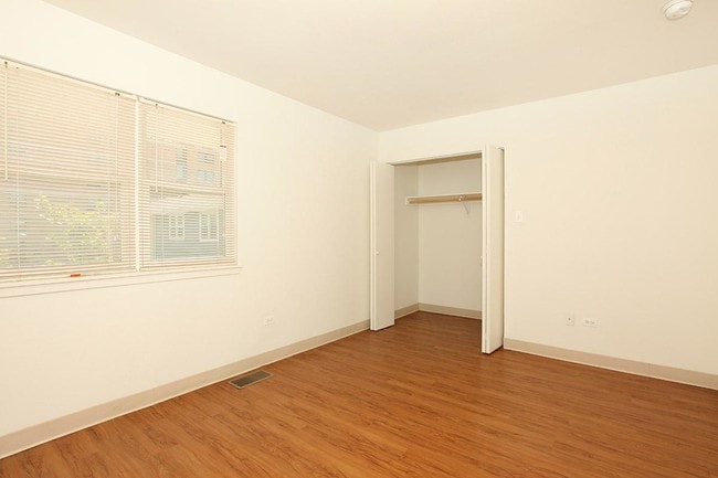 Oakley Square Apartments - Chicago, IL | Apartments.com