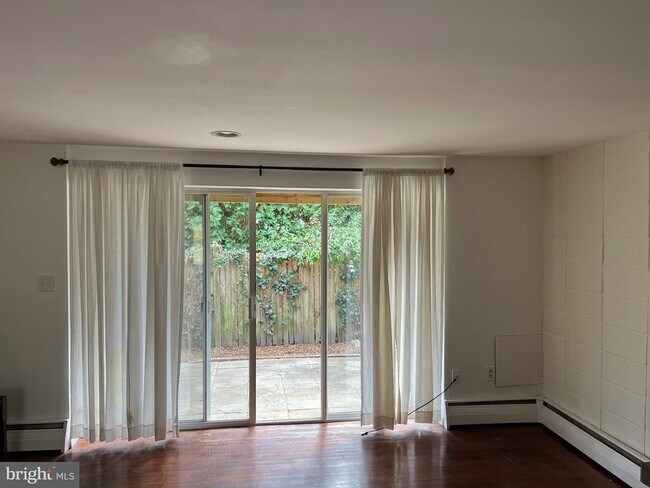 454 Old Lancaster Rd Unit 5, Haverford, PA 19041 - Room for Rent in ...