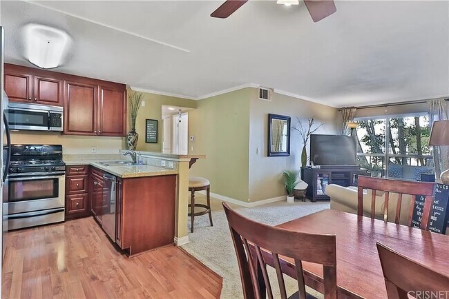 5515 Canoga Ave Unit 213, Woodland Hills, CA 91367 - Condo for Rent in ...