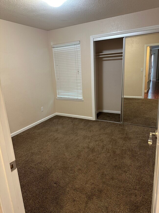 4005 Elmo Loop Unit A, Modesto, CA 95356 - Condo for Rent in Modesto ...