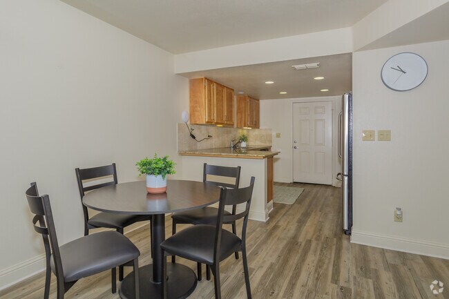 Oakshade Commons - Apartments in Davis, CA | Apartments.com