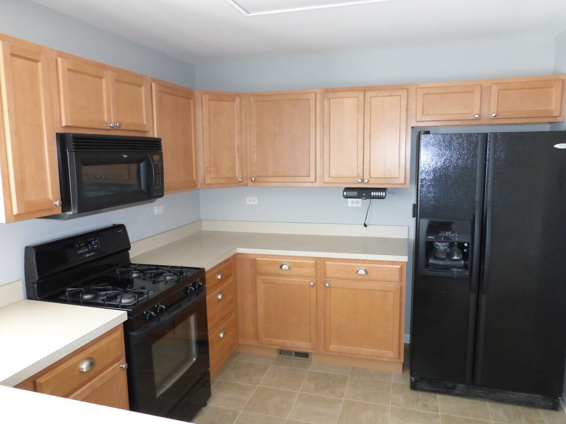914 Clover Ln, Pingree Grove, IL 60140 - Townhome Rentals in Pingree ...