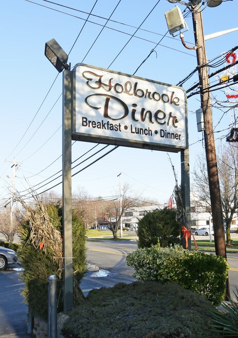 Moving to Holbrook NY? Learn about renting in Holbrook | Apartments.com