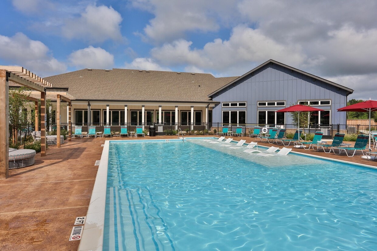 1720 at Harvey - 1720 Summit Crossing Ln College Station, TX 77845 ...