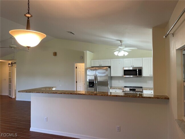 5731 Rose Garden Rd, Cape Coral, FL 33914 - Townhome Rentals in Cape ...