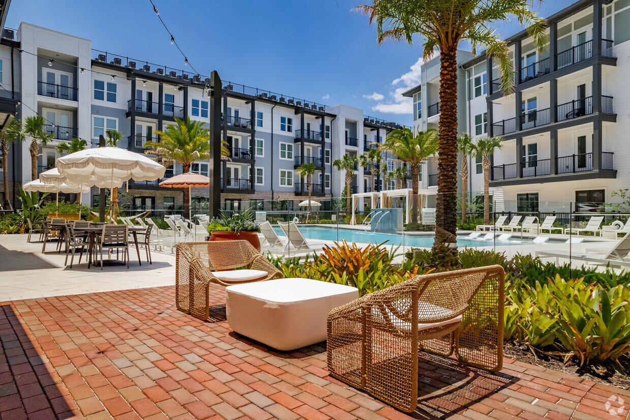 NOVEL Parkway by Crescent Communities - Apartments in Sanford, FL ...