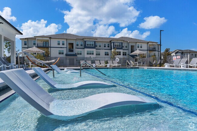 Pretty Bayou Apartments with EV Charging