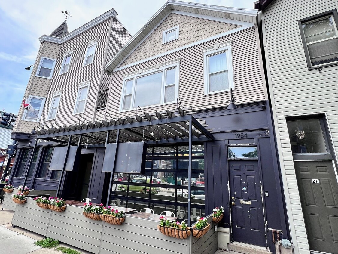 1954 W Roscoe St Unit 2F, Chicago, IL 60657 - Condo for Rent in Chicago ...