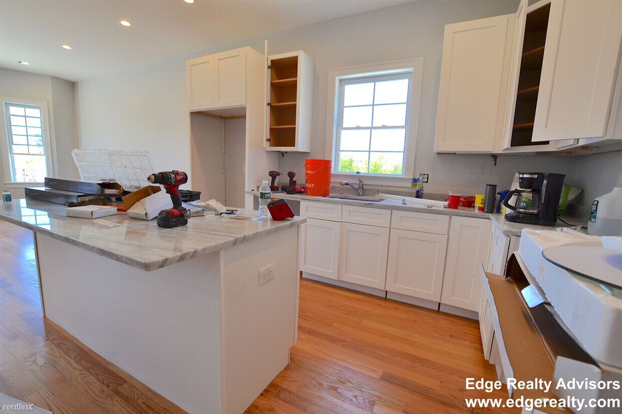 10 Islington St, Boston, MA 02134 - Room for Rent in Boston, MA ...
