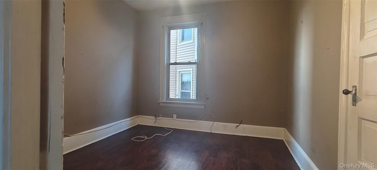 27 Franklin St Unit 1F, Poughkeepsie, NY 12601 - Room for Rent in ...