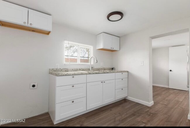 Whitestone Apartments for Rent with High Ceilings - Tucson, AZ ...