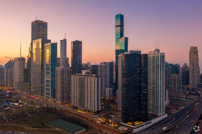 Harbor Point Tower Apartments - Chicago, IL | Apartments.com
