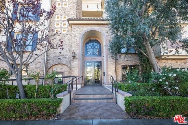 12026 Hoffman St Unit 303, Los Angeles, CA 91604 - Condo for Rent in ...