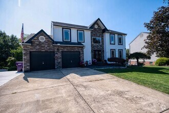 Ramparts Apartments under $3,000 - New Kensington, PA - Updated Today ...