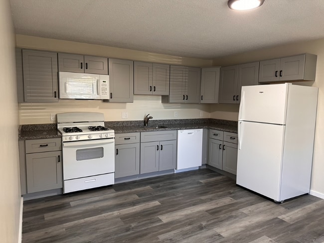 Apartments for Rent with a Walk-In Closet in Hatfield MA