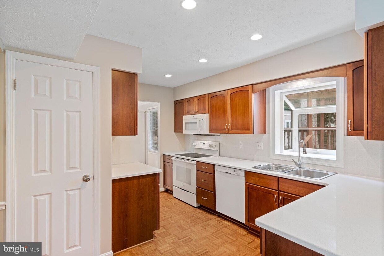 3866 Oriole Ct, Montclair, VA 22025 - House Rental in Montclair, VA ...