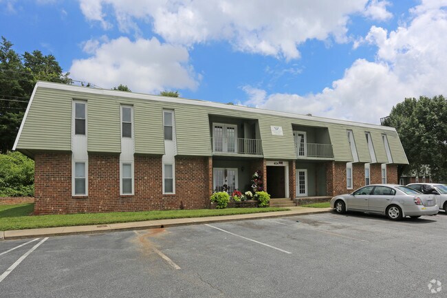 Spring Manor Apartments Apartments - Greensboro, NC | Apartments.com